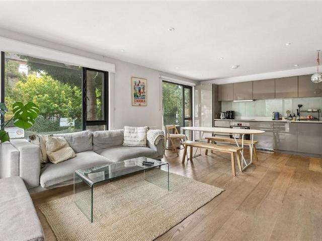 Rotherfield Street, London, N1 3 bed apartment to rent £4,000 pcm £923 pw