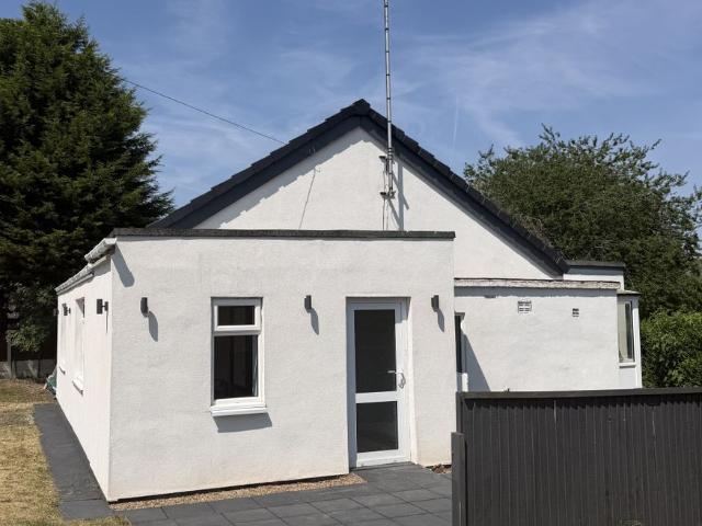 Rotherham Road, Clowne S43, 2 bed bungalow to rent, £1,200 pcm | PrimeLocation