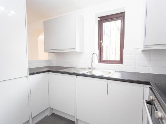 Rotherhithe, London, Greater London SE16, 2 bed flat to rent, £2,200 pcm | PrimeLocation