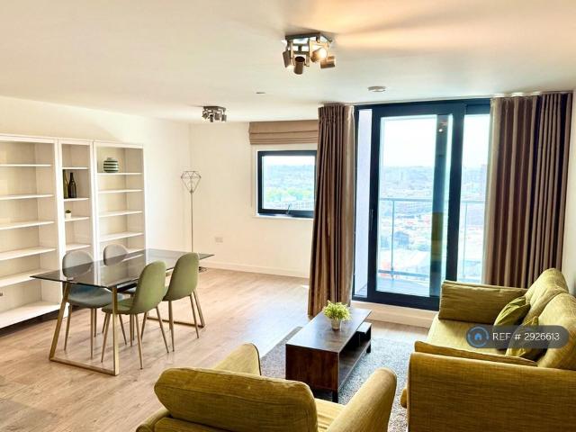 Rotherhithe New Road, London, SE16 3 bed flat to rent £3,275 pcm £756 pw