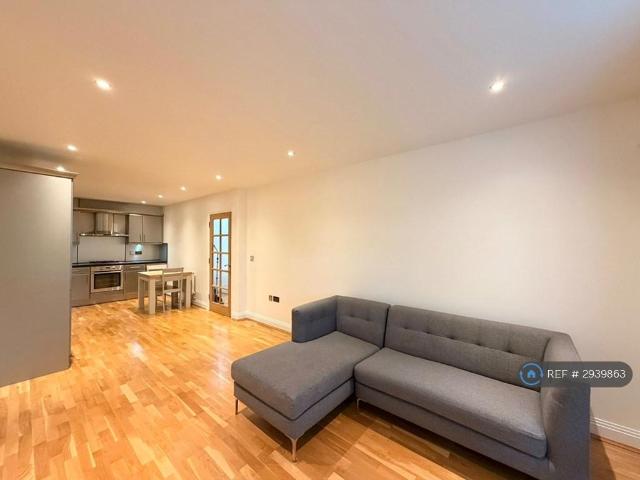Rotherhithe St, London, SE16 1 bed flat to rent £1,950 pcm £450 pw
