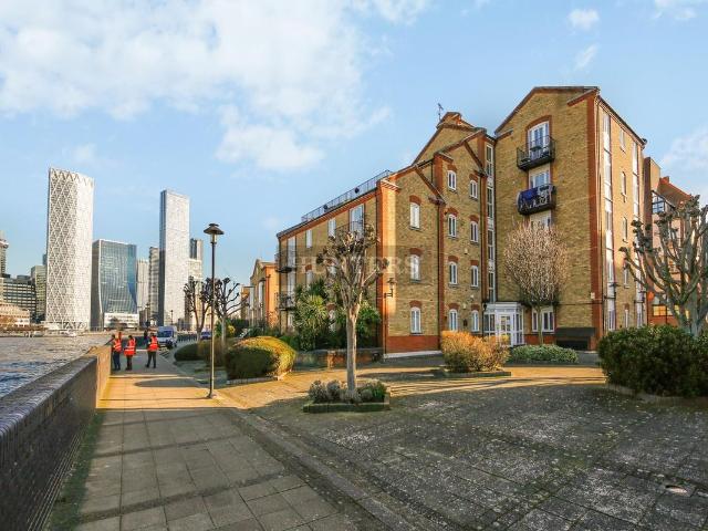 Rotherhithe Street, London SE16, 2 bed flat to rent, £2,400 pcm | PrimeLocation