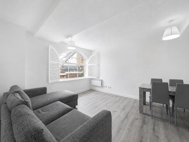 Rotherhithe Street, London 2 bed flat to rent £2,000 pcm £462 pw