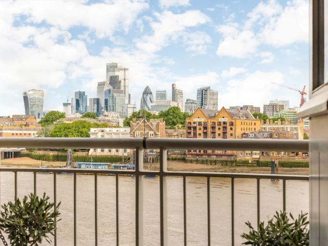 Rotherhithe Street, Rotherhithe SE16, 2 bed flat to rent, £4,250 pcm | PrimeLocation