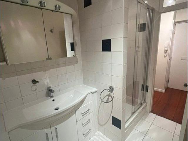 Rothesay Court, London SE11, Studio to rent, £1,400 pcm | PrimeLocation