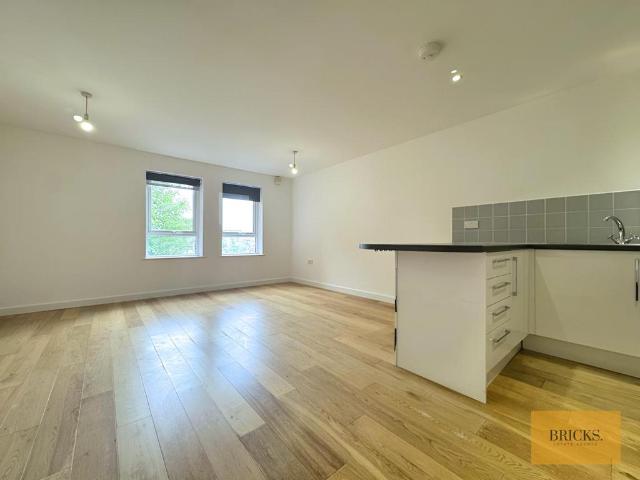 Rothesay Road, Luton LU1 1 bed flat to rent £1,120 pcm £258 pw