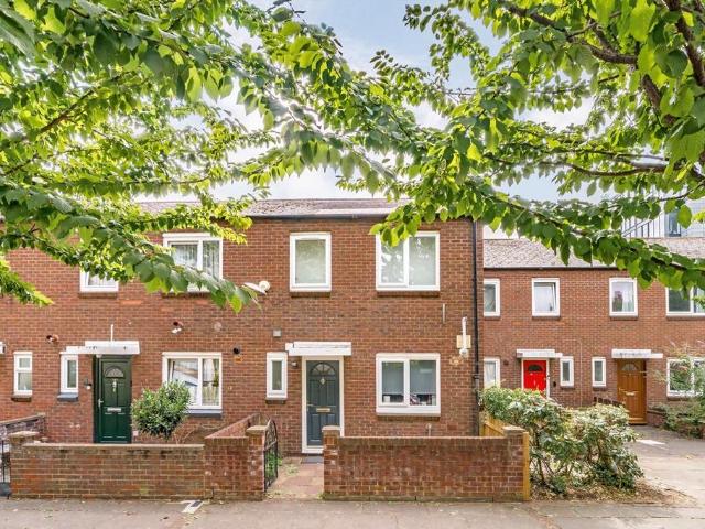 Rothsay Street, London SE1 4 bed semi detached house to rent £4,200 pcm £969 pw