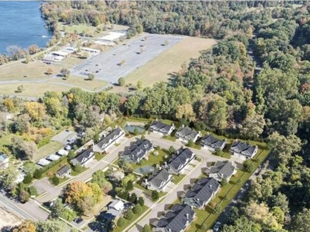Route W Unit,valley Cottage, Condo For Sale