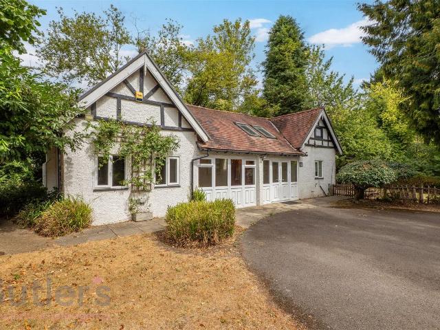 Roughets Lane, Bletchingley, Redhill RH1, 2 bed detached bungalow to rent, £1,800 pcm | PrimeLocation