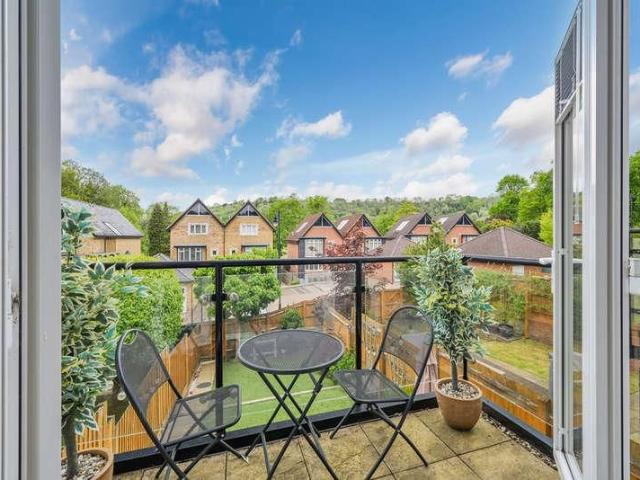 Roundburrow Close, Warlingham, CR6