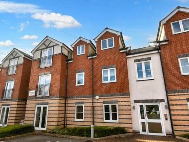 Roundhay Court, Sutherland Avenue, 2 Bedroom Apartment