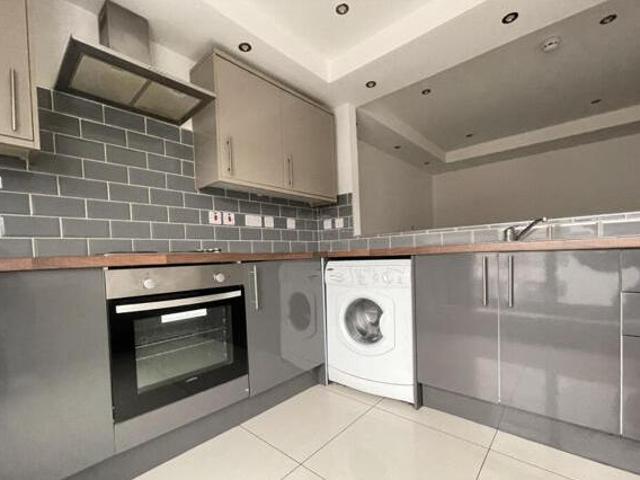 Roundhay Road, Leeds, Studio Flat For
