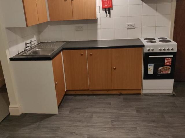 Roundhay S/C Flat Furnishied