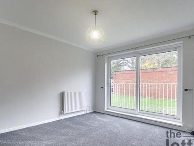 Roundhedge Way, Enfield, 1 Bedroom Apartment