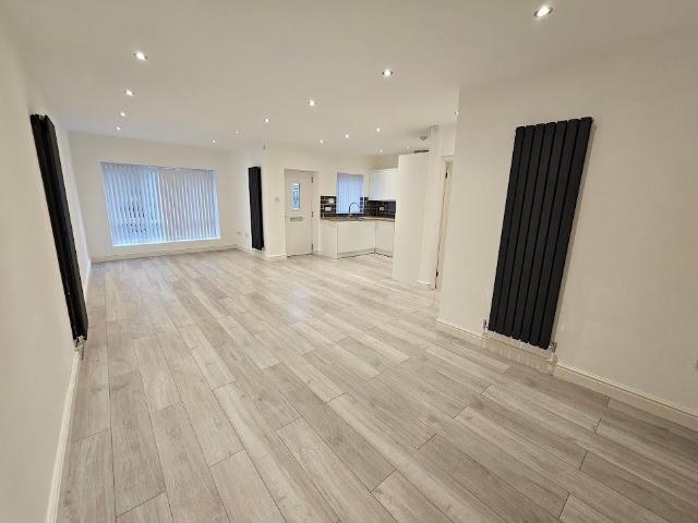 Roundhey, Cheadle, SK8 1 bed house to rent £1,495 pcm £345 pw