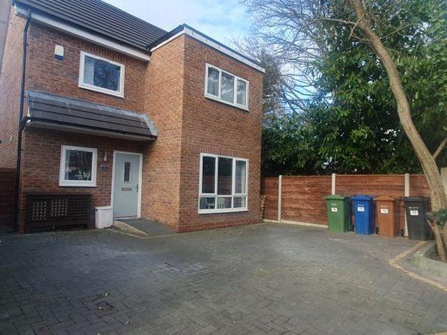 Roundhey, Cheadle, SK8 2 bed detached house to rent £1,495 pcm £345 pw