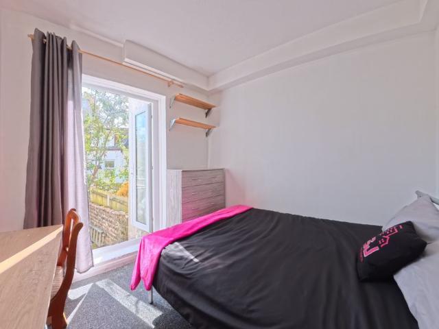 Roundhill Crescent, Brighton BN2, 7 bed terraced house to rent, £4,399 pcm | PrimeLocation