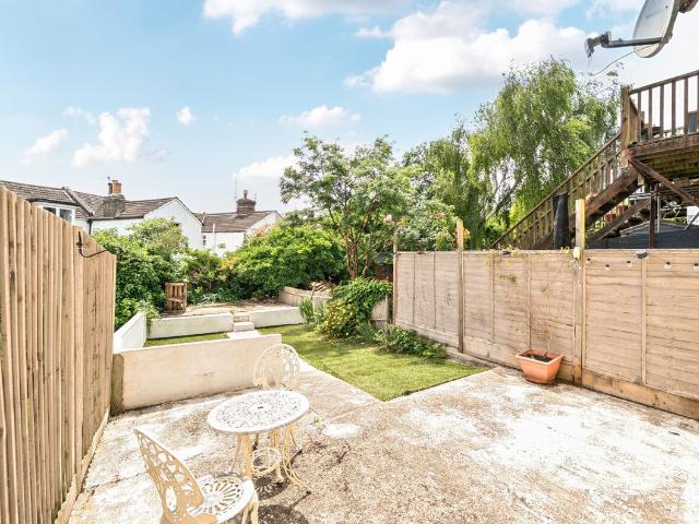 Roundhill Crescent, Brighton, East Sussex BN2, 1 bed flat to rent, £1,400 pcm | PrimeLocation