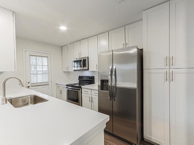Roundhill Townhomes 3 Bedroom Home for Rent at 601 Cypress Station Dr, Houston, TX 77090
