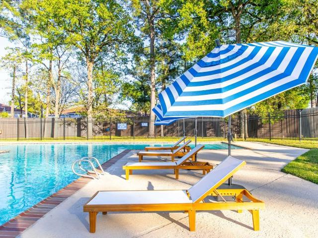 Roundhill Townhomes 4 Bedroom Home for Rent at 601 Cypress Station Dr, Houston, TX 77090