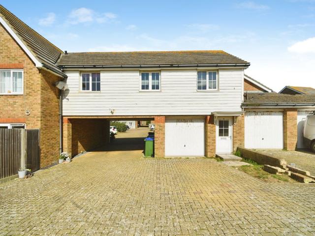 Roundhouse Crescent, Peacehaven BN10, 2 bed terraced house to rent, £1,450 pcm | PrimeLocation