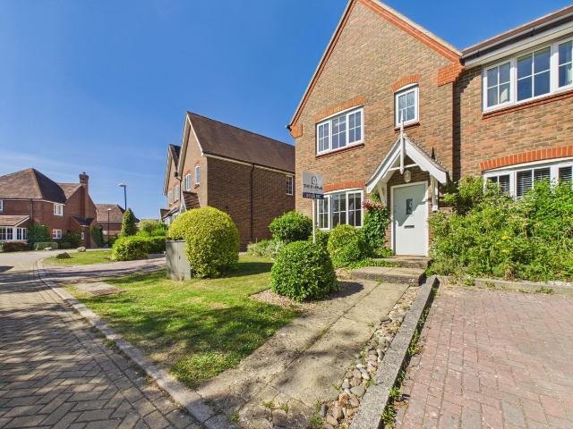 Roundway, Haywards Heath RH16, 2 bed end terrace house to rent, £1,900 pcm | PrimeLocation
