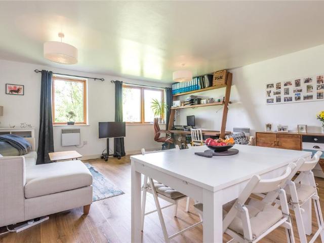 Roundwood Court, 3 Meath Crescent. 1 bed apartment to rent £2,150 pcm £496 pw