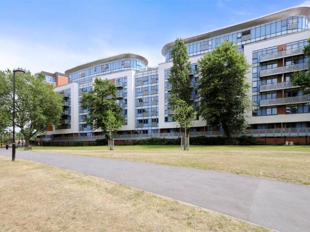 Roundwood Court, 2 Meath Crescent. 1 bed apartment to rent £1,875 pcm £433 pw