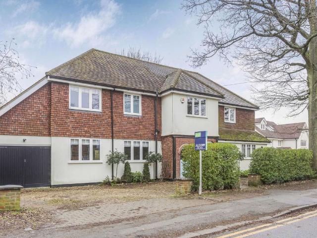 Roundwood Park, Harpenden AL5, 5 bed detached house to rent, £5,000 pcm | PrimeLocation