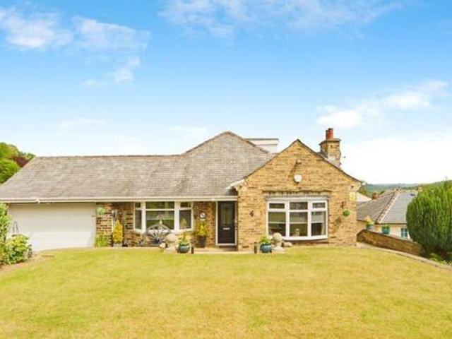 Roundwood Road, Baildon, 3 Bedroom Detached