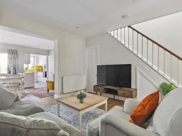 Roupell Street, London SE1 3 bed apartment to rent £5,499 pcm £1,269 pw
