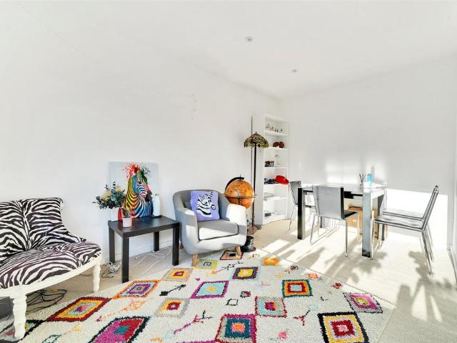 Rousden Street, London, NW1 2 bed apartment to rent £2,750 pcm £635 pw