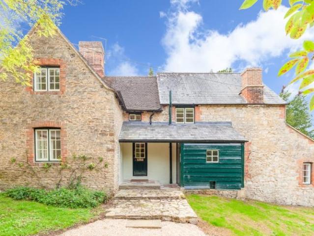 Rousham 3 bed detached house to rent £4,000 pcm £923 pw