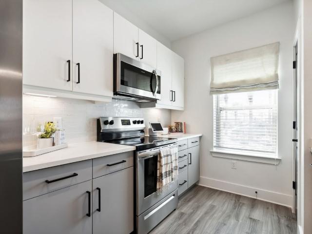 Row Waterside 3 Bedroom Apartment for Rent at 1420 Lakefront Dr, Sarasota, FL 34240