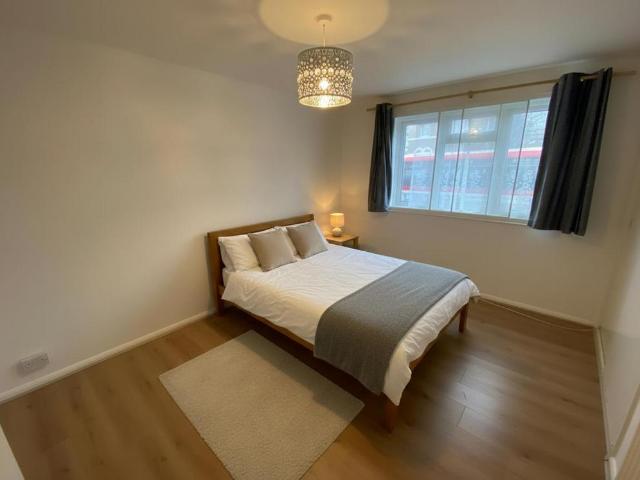 Rowan Court, Burnt Ash Hill, Lee. 1 bed flat to rent £1,050 pcm £242 pw