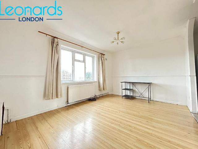 Rowan Court, High Street, E13 2 bed apartment to rent £1,800 pcm £415 pw
