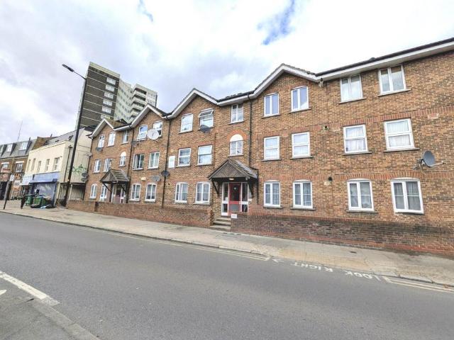 Rowan Court, Plaistow, E13 2 bed flat to rent £1,800 pcm £415 pw
