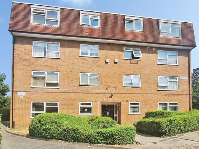 Rowan Close, Ealing, W5 2 bed apartment to rent £1,800 pcm £415 pw