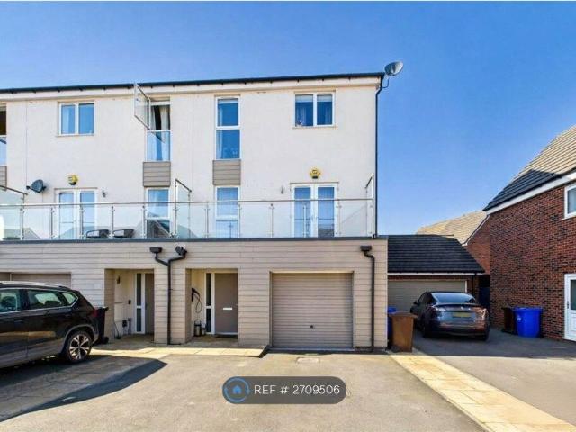 Rowan Drive, Burton On Trent DE14, 4 bed terraced house to rent, £1,500 pcm | PrimeLocation