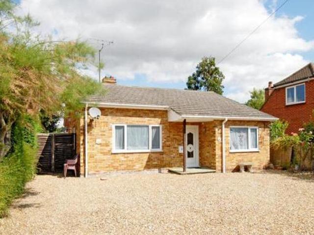Rowan Drive, Crowthorne, 3 Bedroom Bungalow