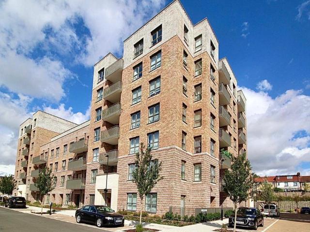 Rowan House, 31 Bloomsbury Avenue. 2 bed apartment to rent £2,495 pcm £576 pw