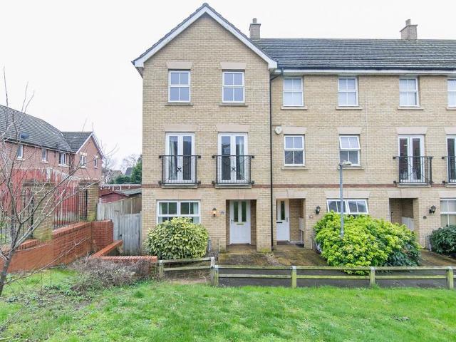 Rowan Place, CO1 4 bed house to rent £1,785 pcm £412 pw
