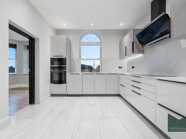 Rowantree Road EN2, 2 bed flat to rent, £2,850 pcm | PrimeLocation