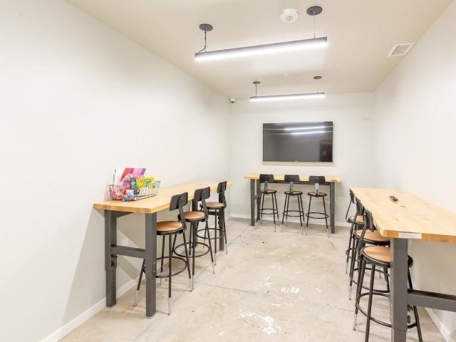Rowat Lofts Apartments Studio Apartment for Rent at 601 E Vine St, Des Moines, IA 50309 East Village