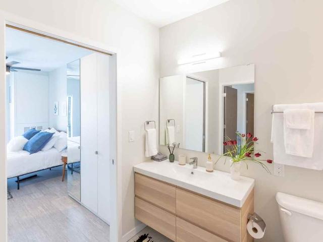 Rowat Lofts Apartments Studio Apartment for Rent at 601 E Vine St, Des Moines, IA 50309 East Village