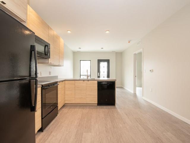 Rowat Lofts Apartments Studio Apartment for Rent at 601 E Vine St, Des Moines, IA 50309 East Village