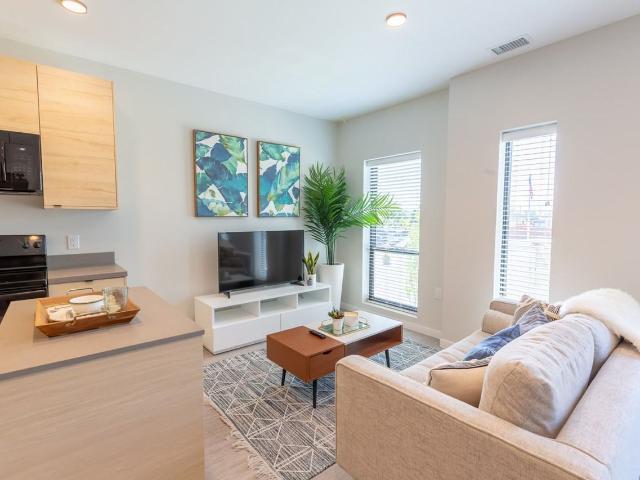 Rowat Lofts Apartments 2 Bedroom Apartment for Rent at 601 E Vine St, Des Moines, IA 50309 East Village