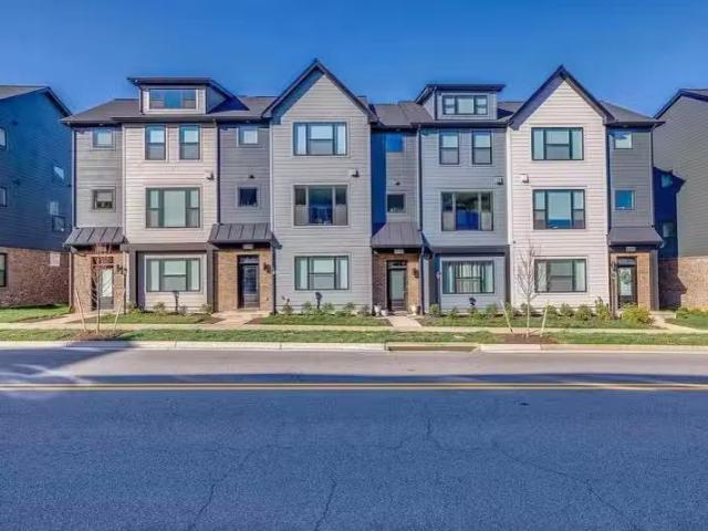 Rowcross St, Crozet, VA 22932