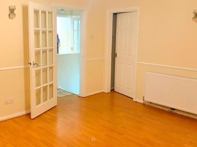 Rowe Walk, Harrow HA2 2 bed maisonette to rent £1,750 pcm £404 pw