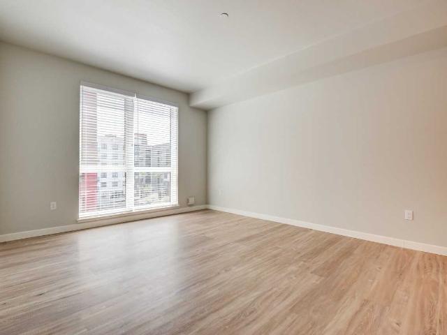 Rowhaus 1 Bedroom Apartment for Rent at 2500 Webster St, Oakland, CA 94612 Northgate Waverly